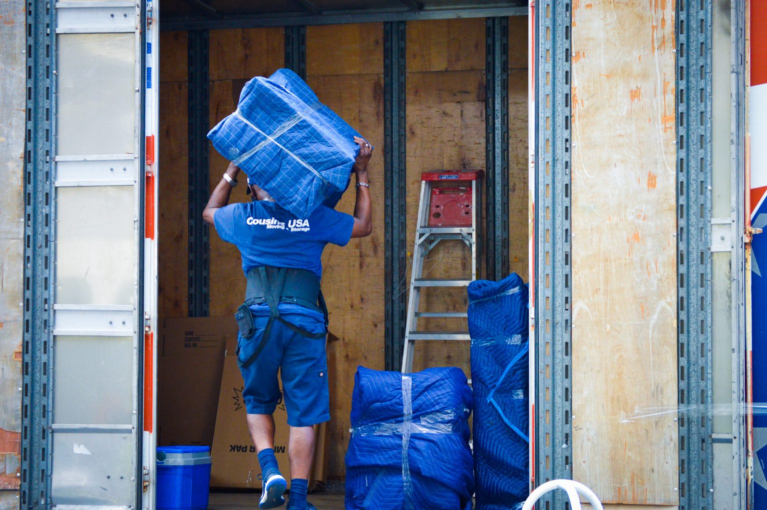 Loading and Unloading Services | Cousins USA Moving & Storage